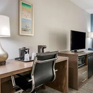 Comfort Inn & Suites Downtown Brickell-Port Of Miami: 2 star Hotel with ...