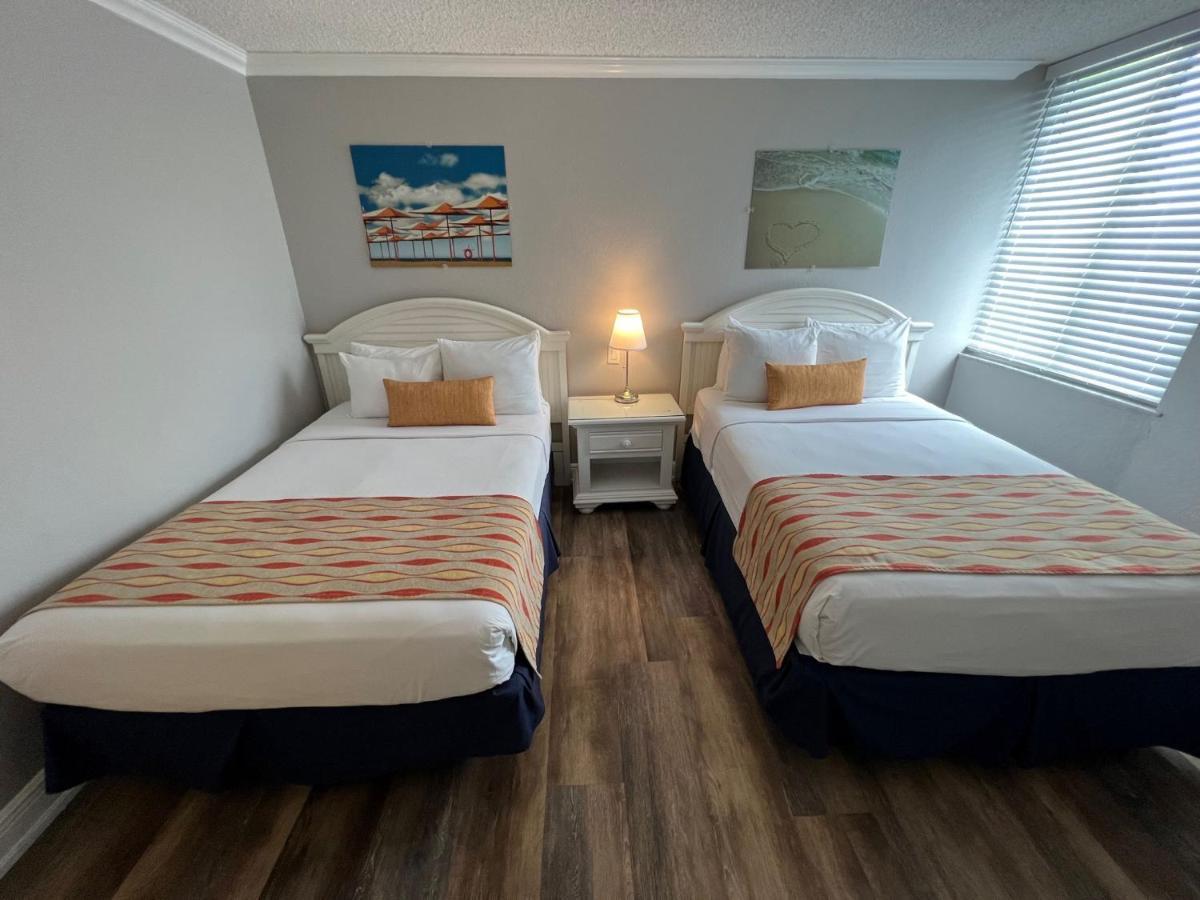 Pelican Pointe Hotel Clearwater Beach: 3 star Hotel with a Minimum ...